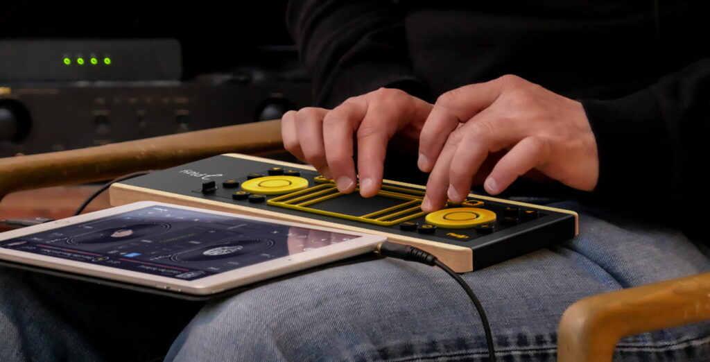 Slick touch: J-PLAY DJ MIX portable controller for Algoriddim djay ...
